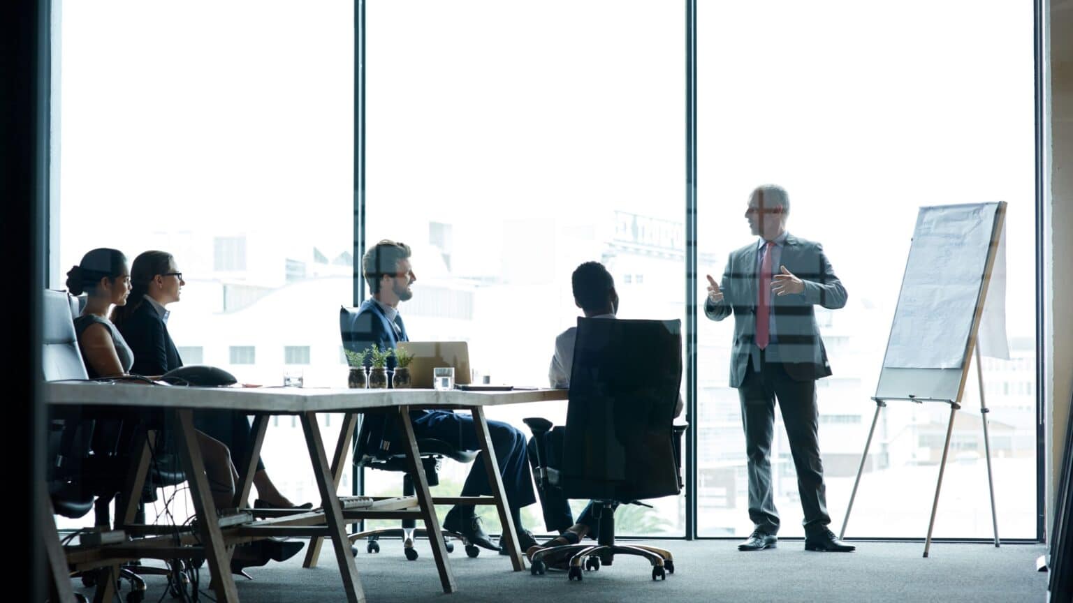 10 Contoh Program Pelatihan Karyawan: Tingkatkan Efisiensi Kerja