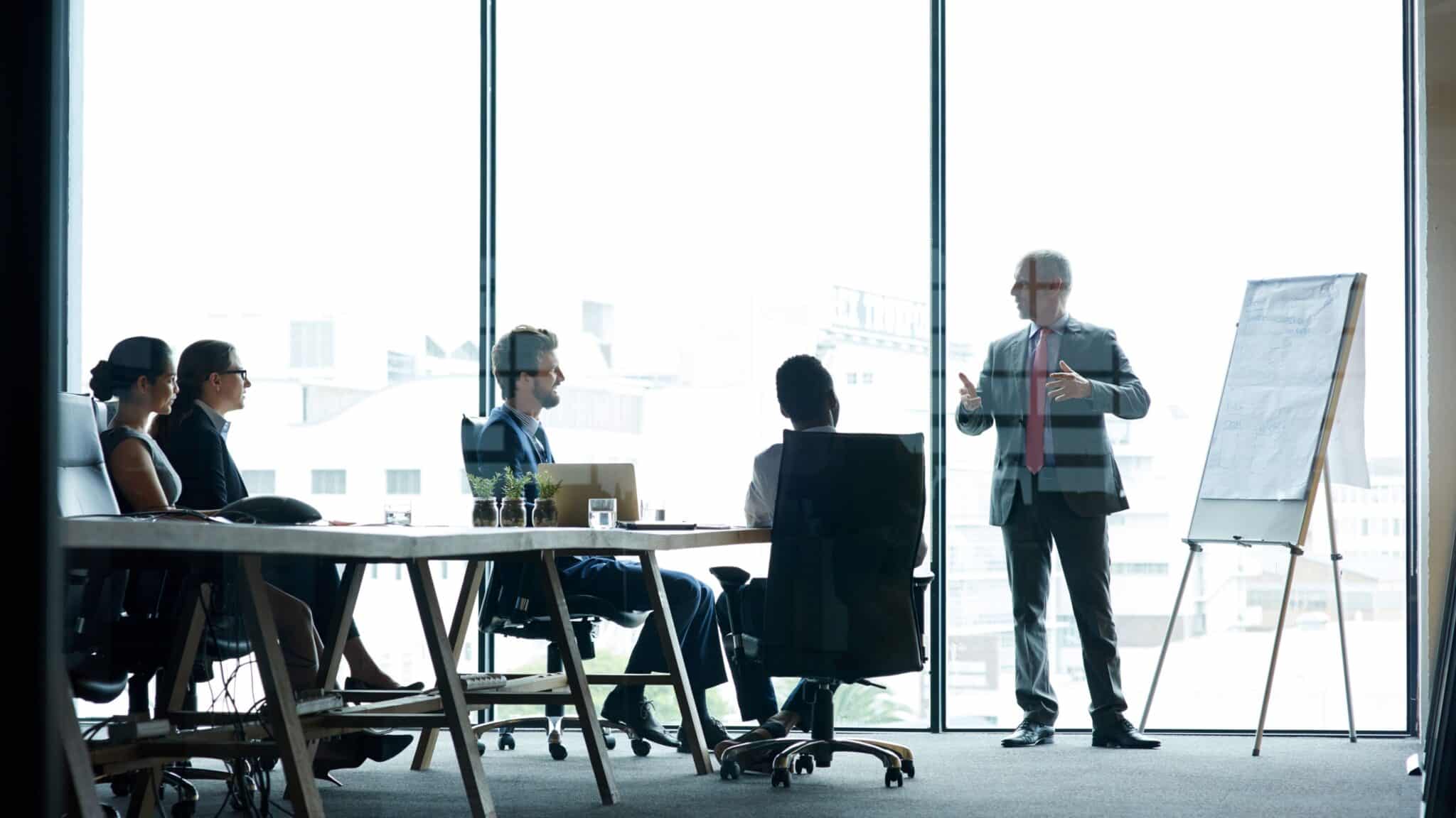 10 Contoh Program Pelatihan Karyawan: Tingkatkan Efisiensi Kerja